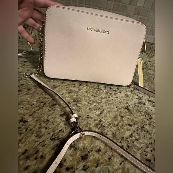 Michael Kors | Bags | Michael Kors Jet Set Pink Crossbody | Poshmark